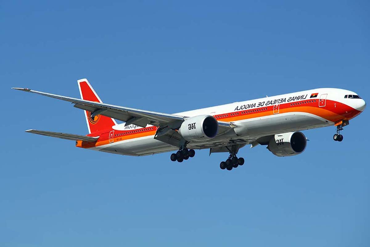 TAAG recebe em 2024 novas aeronaves de tipo AIRBUS 220 com um ...
