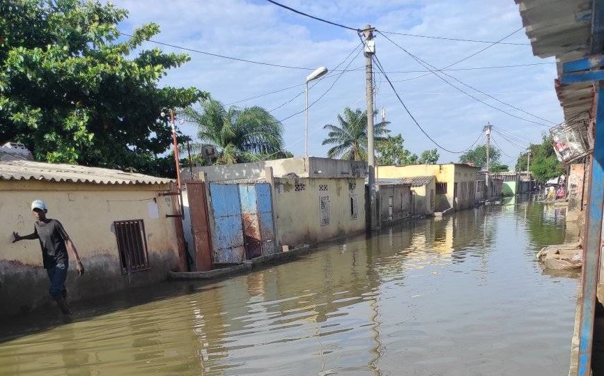 Cazenga: Munícipes clamam por melhoria do saneamento básico no Bairro ...