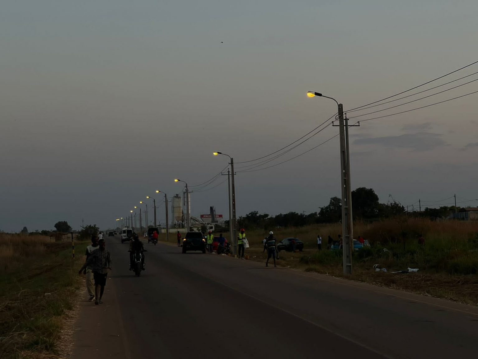 Energia chega pela primeira vez a 21 bairros do Município de Menongue – RNA