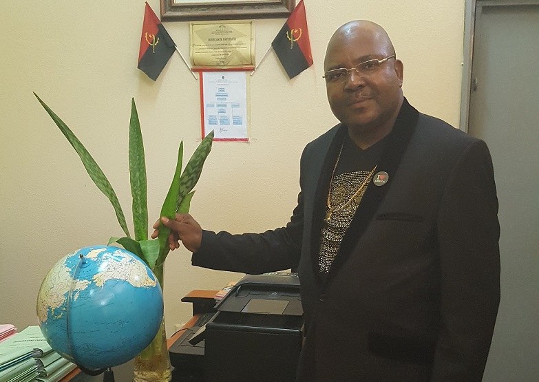 “Os professores angolanos são missionários e não mercenários” – Inácio Gonga – RNA