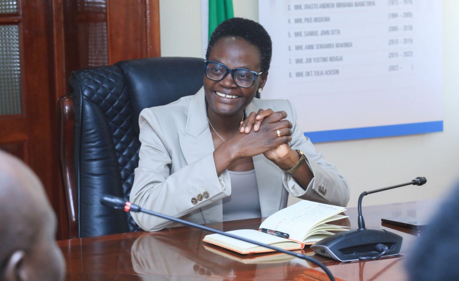 Tanzaniana Tulia Ackson é a nova Presidente da União Inter-Parlamentar ...