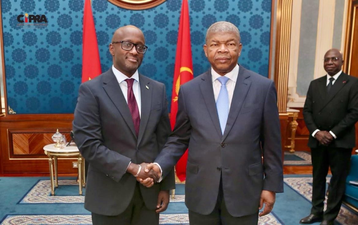PR recebe em audiência delegações ministeriais do Ruanda e da RDC no ...