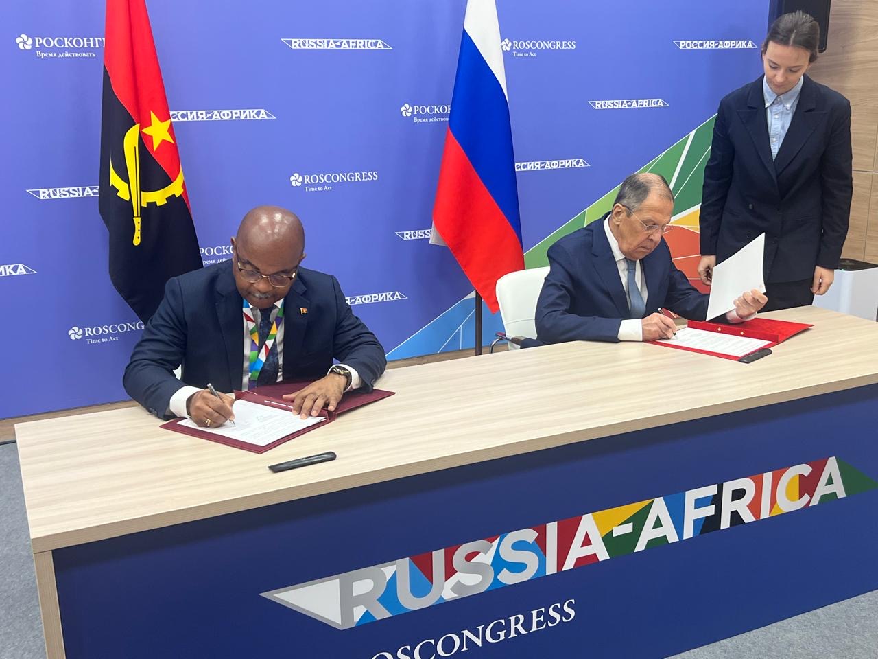 Angola e Rússia assinam acordo no domínio das telecomunicações e ...