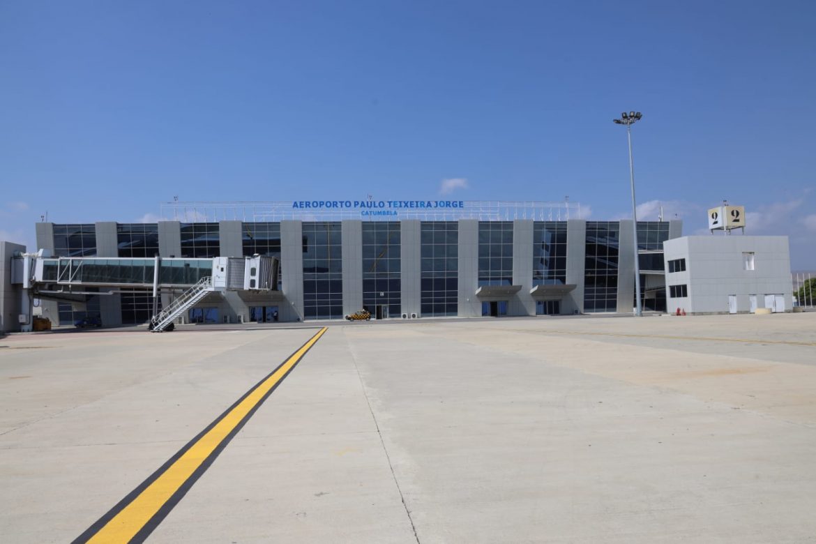 Aeroporto Paulo Teixeira Jorge na Catumbela já está certificado e pode ...