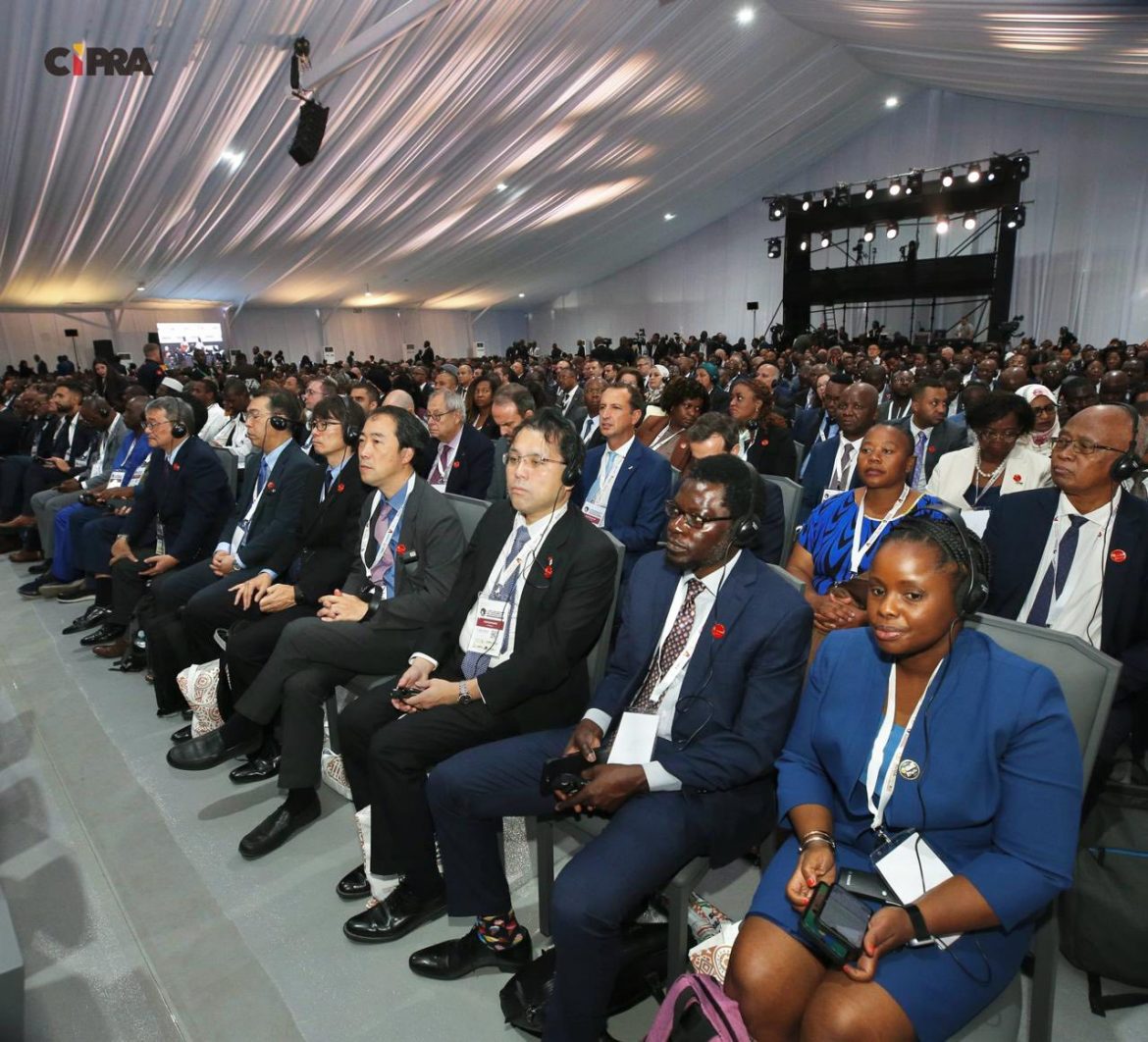 Ministro Carlos dos Santos defende desenvolvimento de planos directores nas cidades para melhor ...